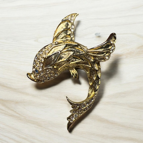 Jewelry | Vintage Gold Tone Crystals Blue Eye Flying Fish Brooch ...